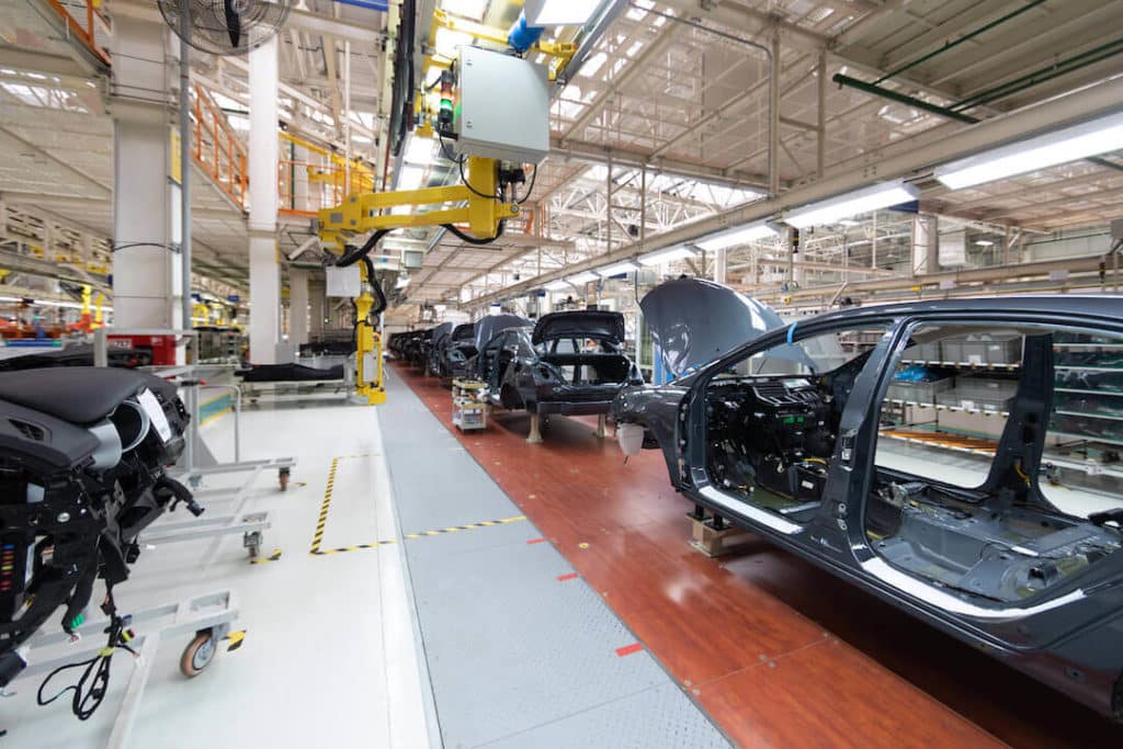 Top logistics challenges global OEMs face in the automotive industry ...